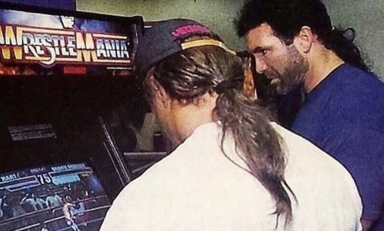 Bret Hart Remembers His Niece Following Her Sudden Passing, Pays ...