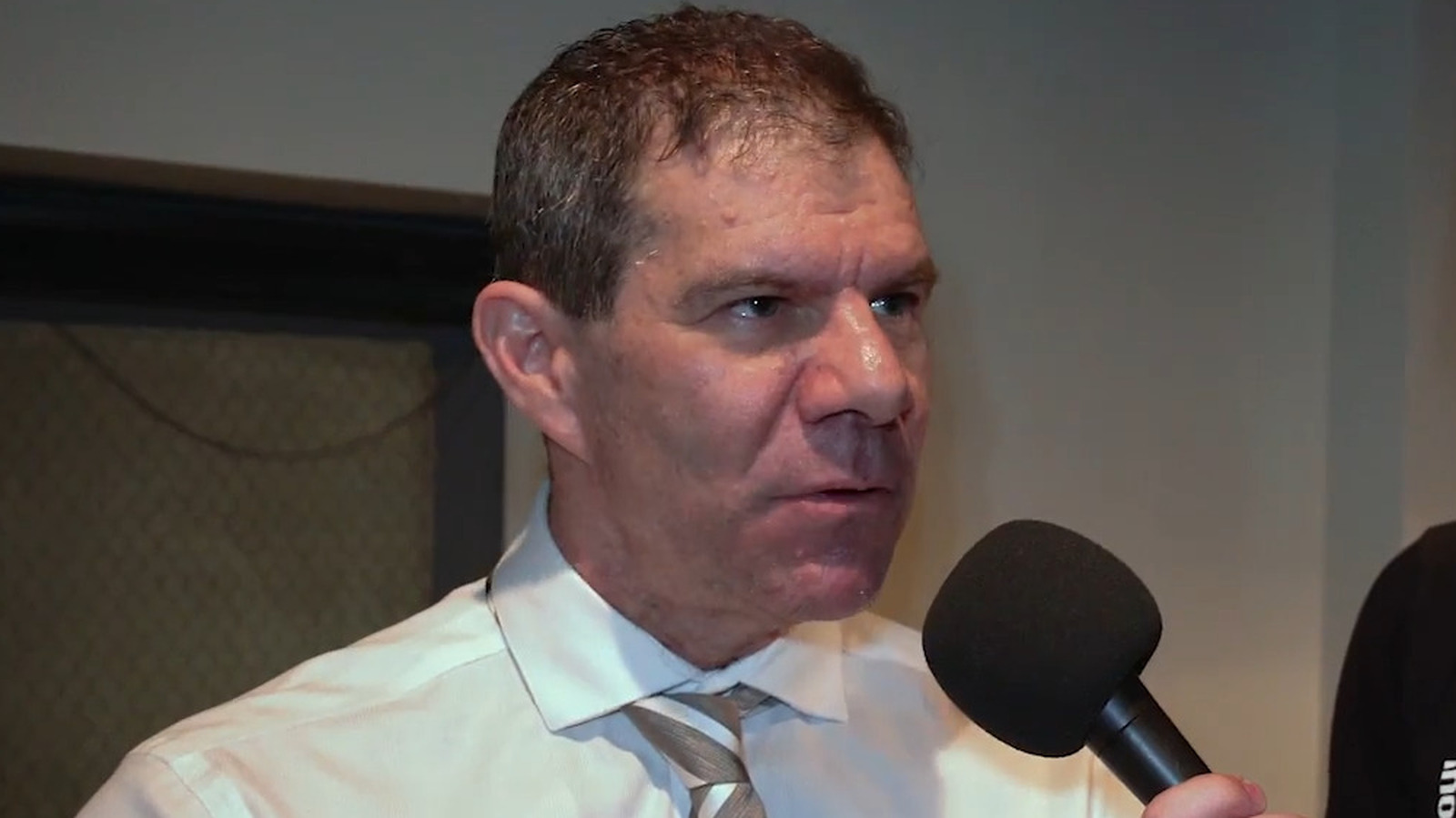 Dave Meltzer Calls Out Netflix For Manipulating WWE Raw Ratings ...