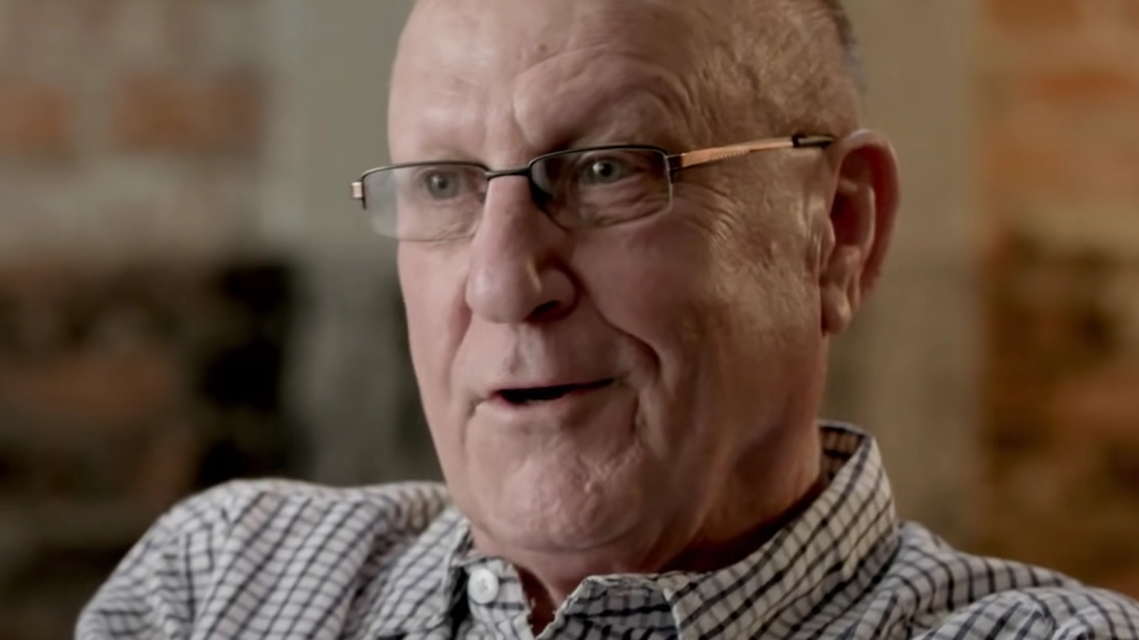 Earl Hebner Won't Sign An Autograph With Two Phrases