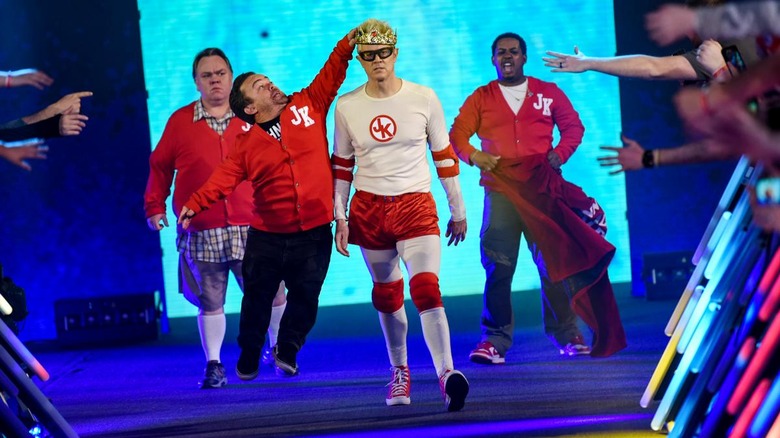 Johnny Knoxville Describes Taking Montez Ford’s Frog Splash