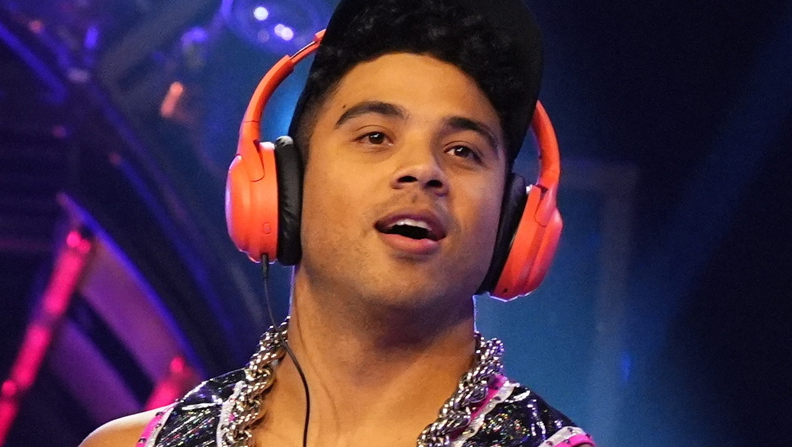 Max Caster Asks Fans Not To Bring Household Object To AEW Dynamite