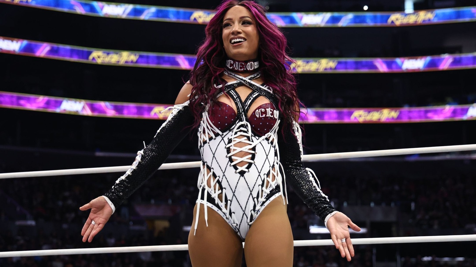 Mercedes Moné Taps Out Billie Starkz To Win 16th AEW TBS Title Defense On Dynamite