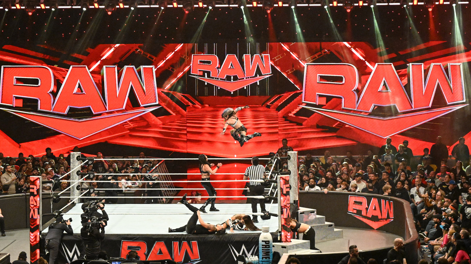 Netflix Exec Addresses Potential Streaming Issues For Upcoming WWE Raw Debut