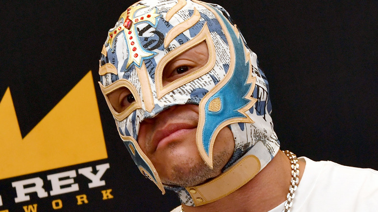 Rey Mysterio Explains Why He Didn't Re-Sign With WWE In 2015 Rey Mysterio Explains Why He Didn't Re-Sign With WWE In 2015
