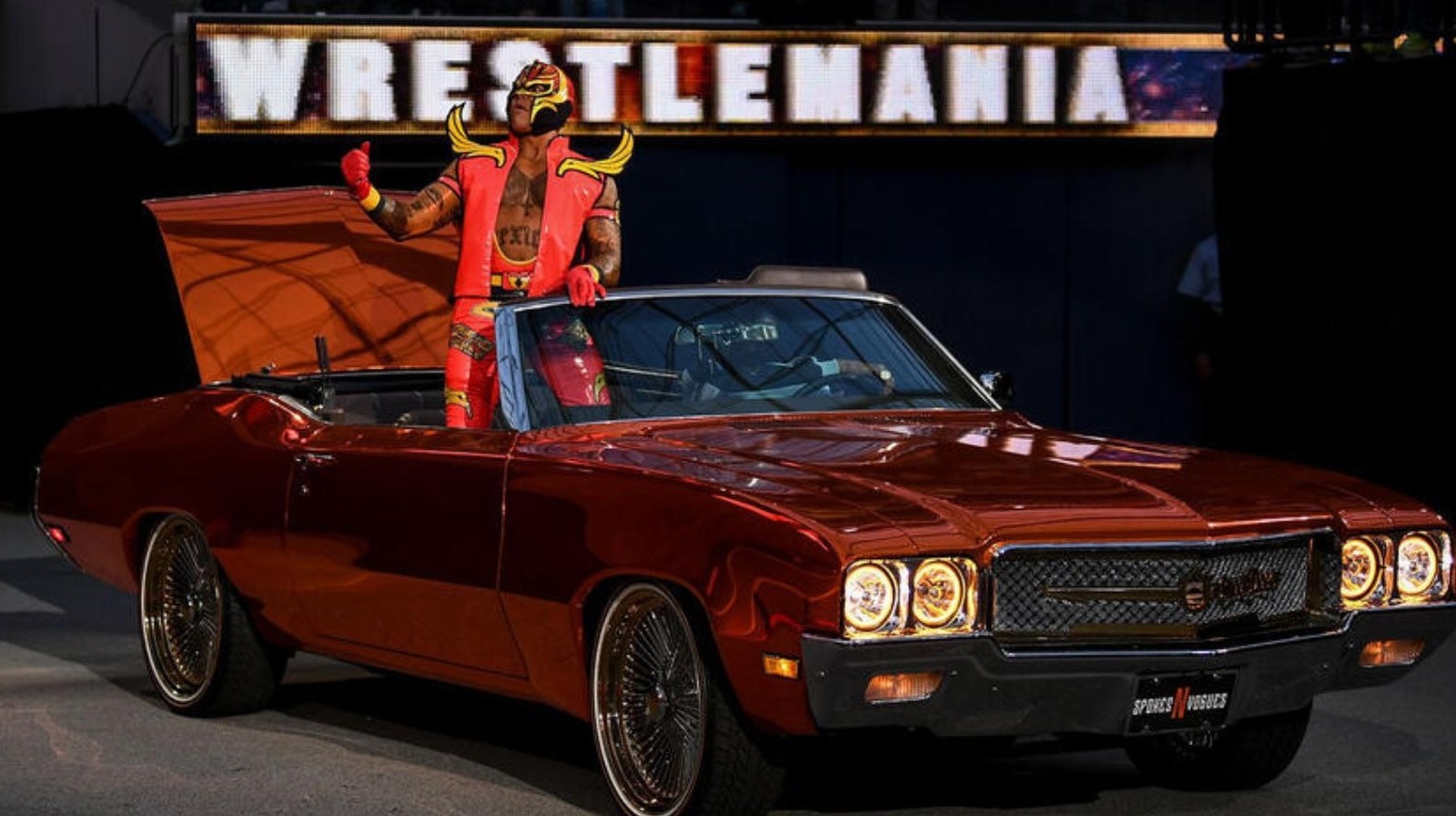 Rey Mysterio Returns, Renews Hostilities With Santos Escobar On WWE ...