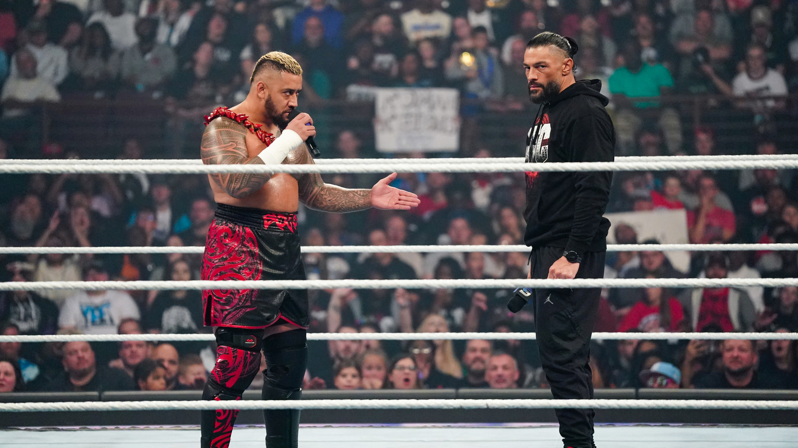 Roman Reigns Challenges Solo Sikoa To Tribal Combat Match On WWE Raw Netflix Debut