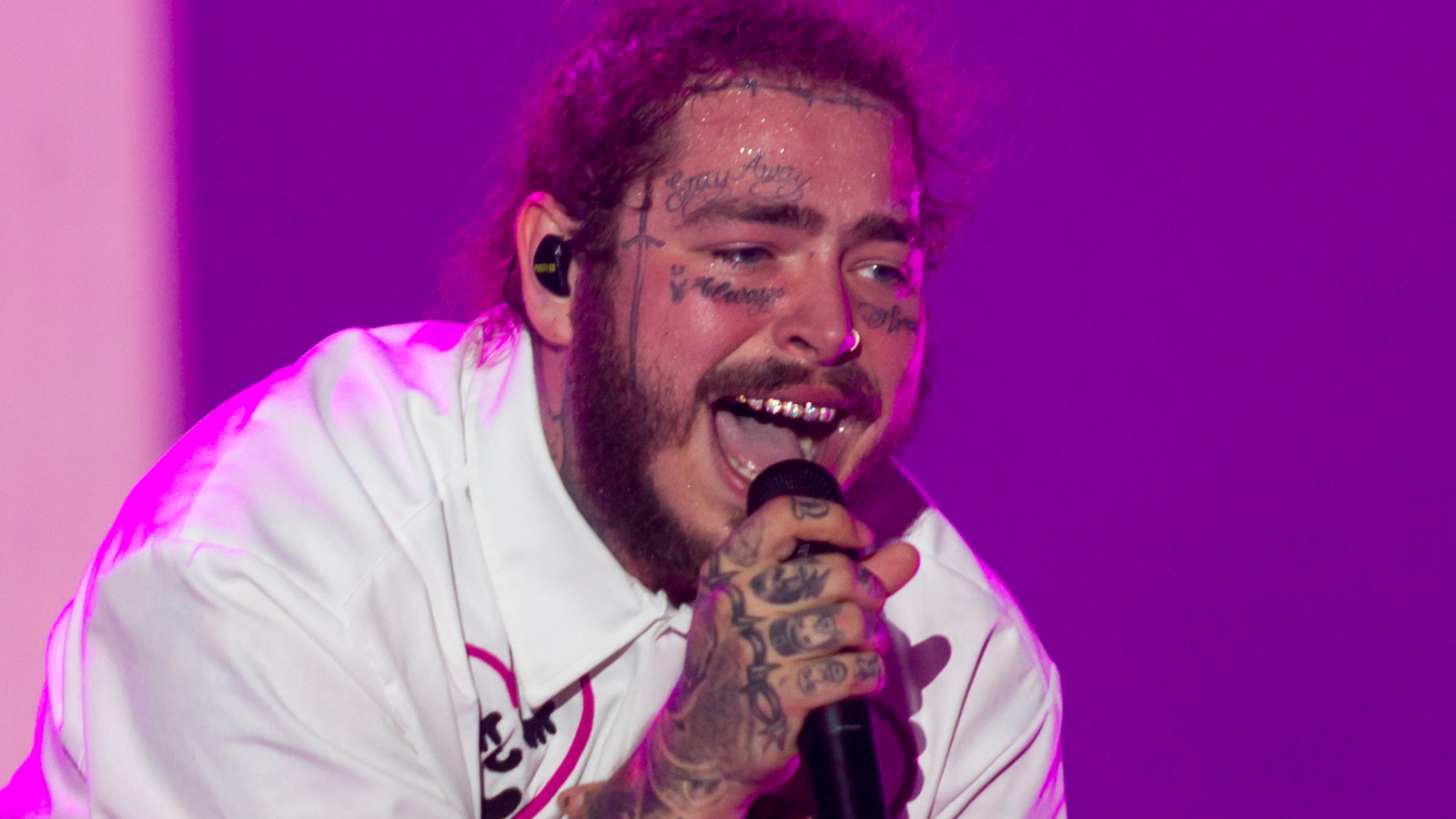 Triple H And Post Malone Recreate Iconic Entrance Backstage At Concert Triple H And Post Malone Recreate Iconic Entrance Backstage At Concert
