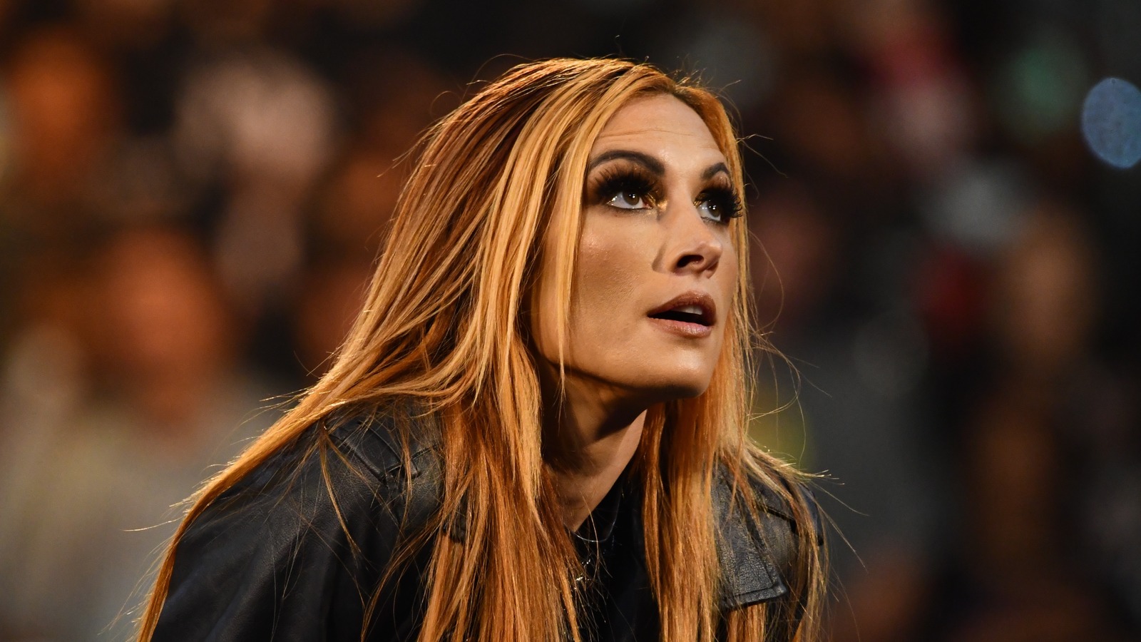 Video: An Emotional Becky Lynch Silently Acknowledges WWE Fans As ...