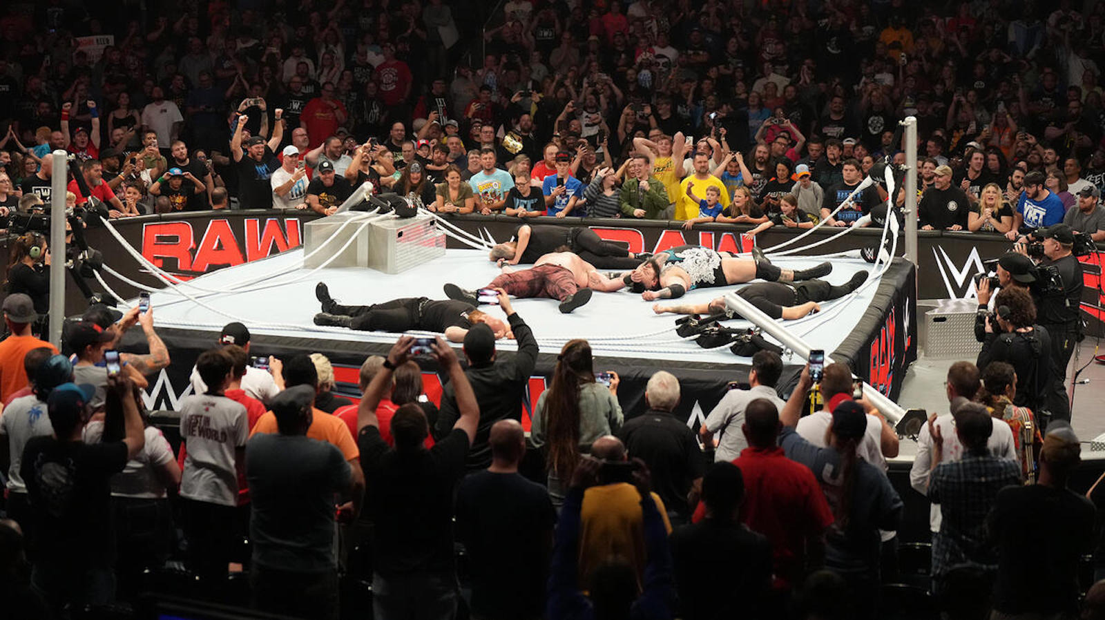 WWE RAW 9/30/2024: 3 Things We Hated And 3 Things We Loved