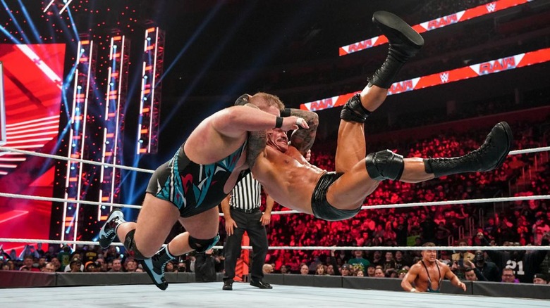 WWE RAW Live Results For 12/27/2021