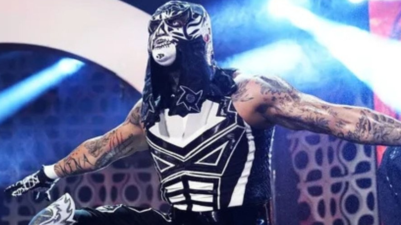 WWE Releases Penta Merchandise Ahead Of Anticipated Raw Debut For Ex ...