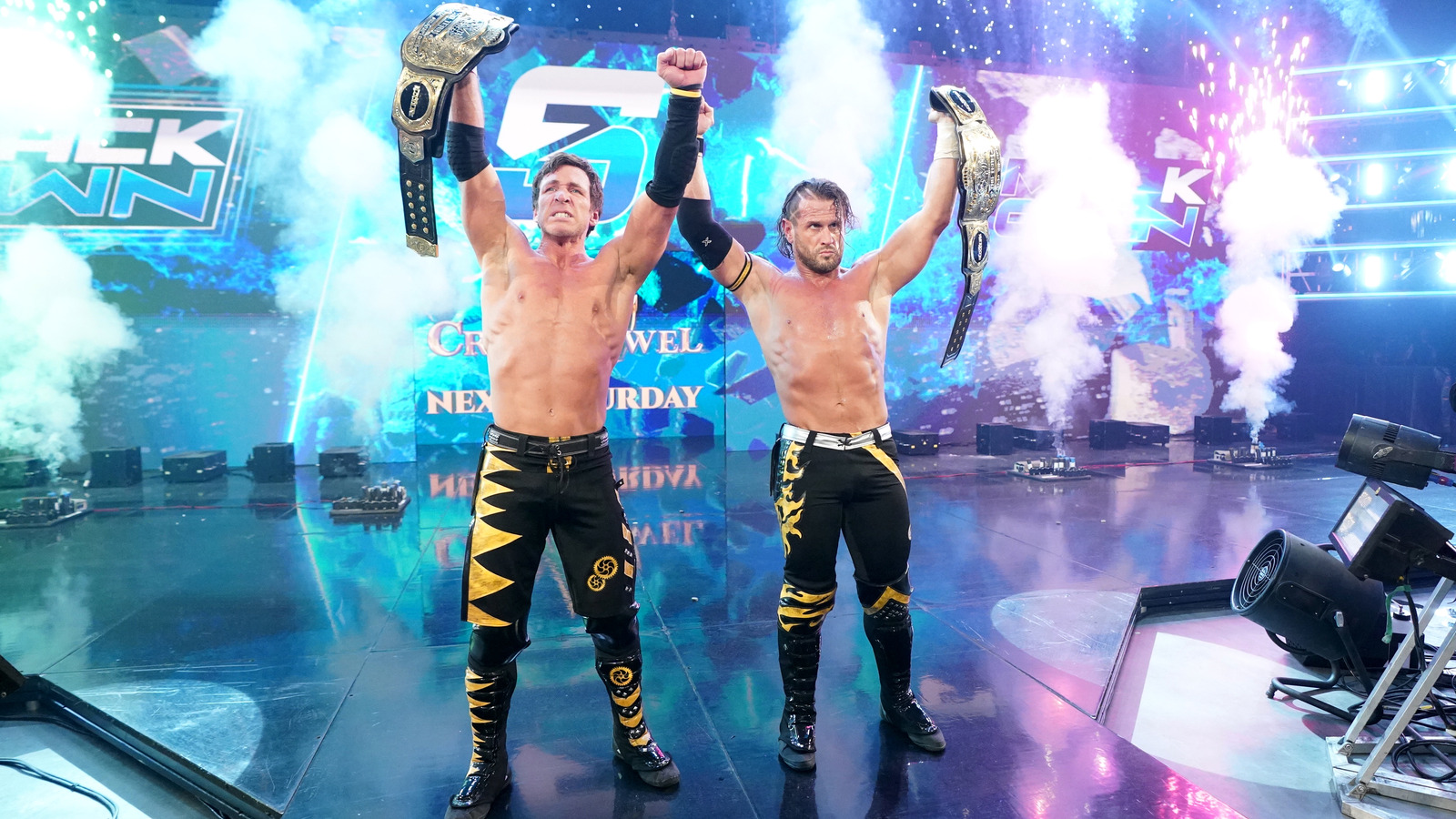 WWE SmackDown Results 11/8 - Motor City Machine Guns Face A-Town Down ...