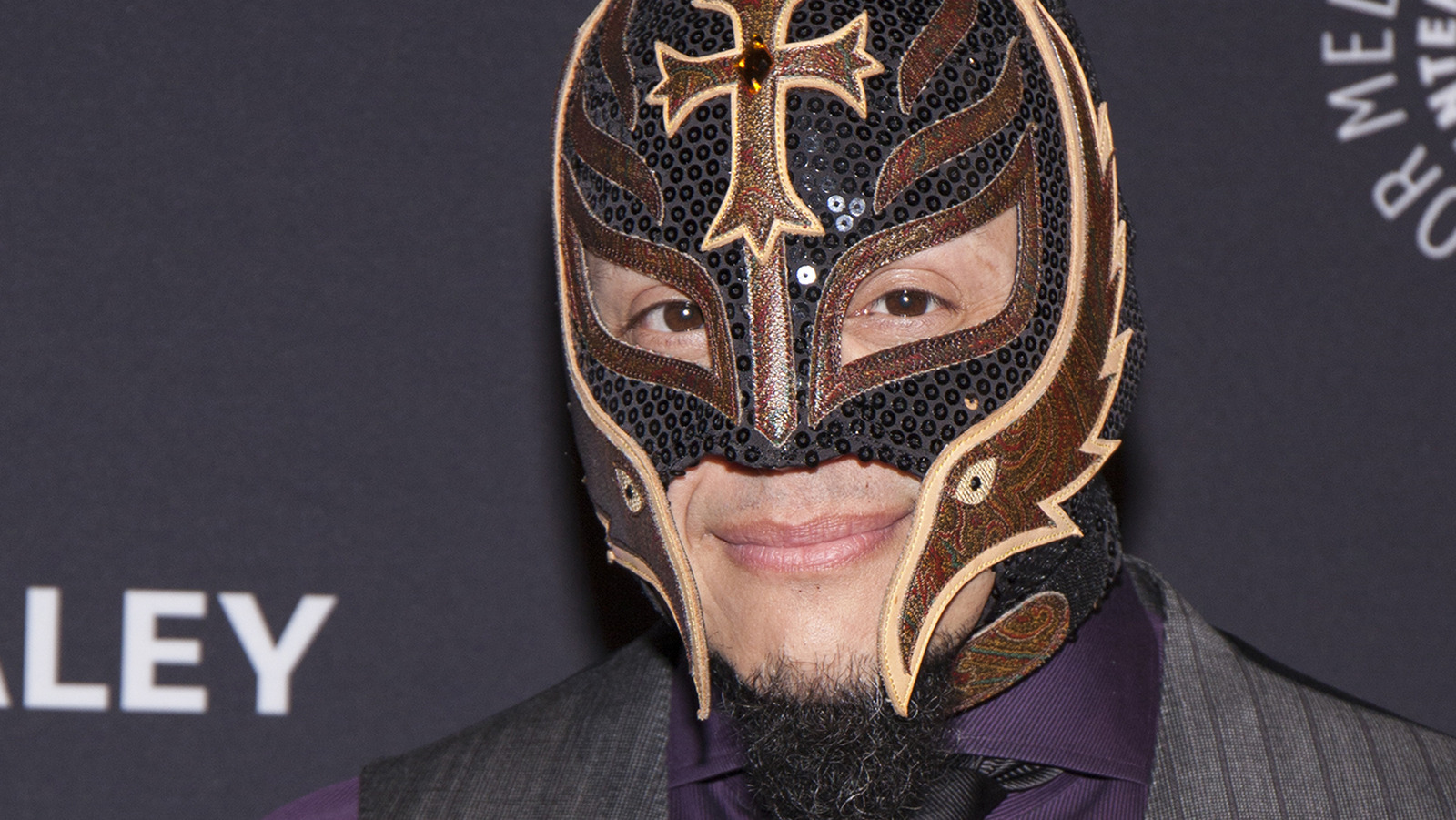 WWE SmackDown Preview (11/4): Rey Mysterio Challenges Gunther For The ...