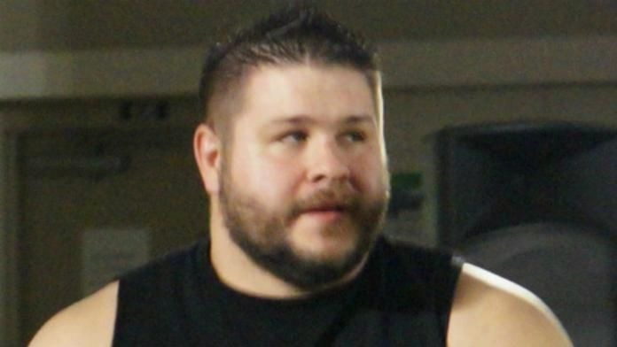 Wwe Smackdown Star Responds To Rumors Of Nude Leaked Photos 0528