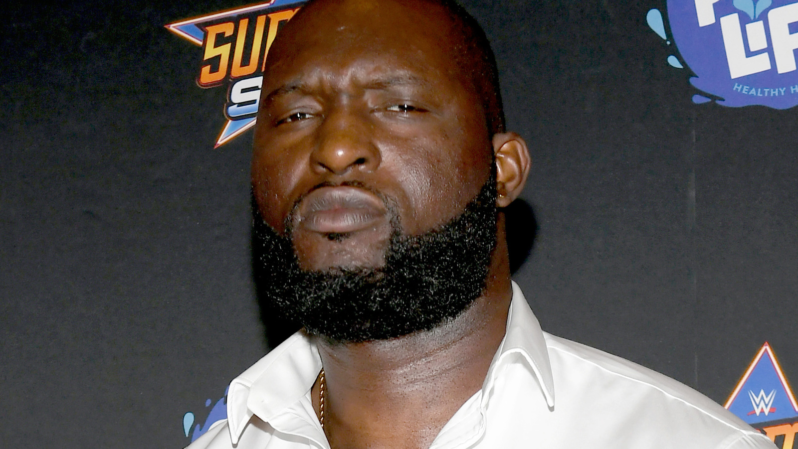 WWE's Omos Serves As 'Special Guest Bartender' On Bravo's Watch What ...